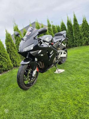 Black Honda Cbr 2005 in Kaunas, with an engine capacity of 0.60 L and mileage of 36 thousand km for 3333 €, photo 4 on AUTOMOTO.COM.LV