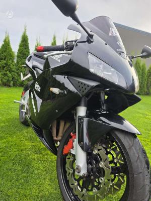 Black Honda Cbr 2005 in Kaunas, with an engine capacity of 0.60 L and mileage of 36 thousand km for 3333 €, photo 7 on AUTOMOTO.COM.LV
