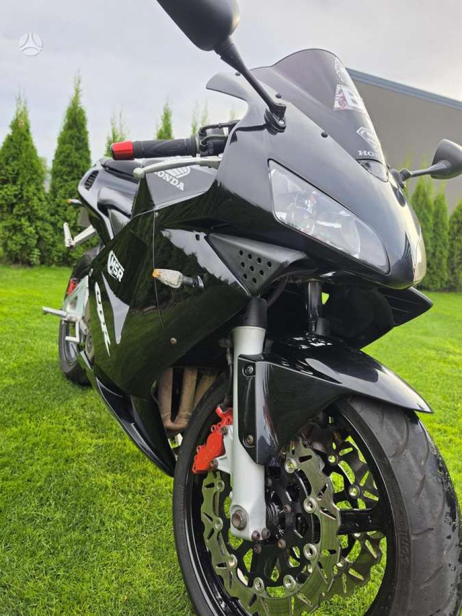Black Honda Cbr 2005 in Kaunas, with an engine capacity of 0.60 L and mileage of 36 thousand km for 3333 €, photo 7 on AUTOMOTO.COM.LV