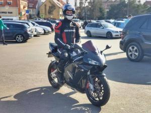 Black Honda Cbr 2005 in Kaunas, with an engine capacity of 0.60 L and mileage of 36 thousand km for 3333 €, photo 12 on AUTOMOTO.COM.LV