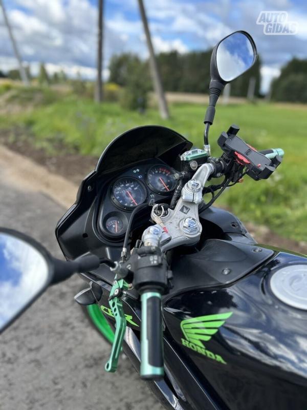 Black Honda Cbr 2008 in Vilnius, with an engine capacity of 0.13 L and mileage of 34 thousand km for 1660 €, photo 4 on AUTOMOTO.COM.LV