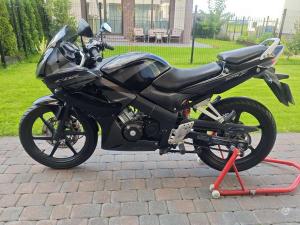 Black Honda Cbr 2009 in Kaunas, with an engine capacity of 0.13 L and mileage of 33 thousand km for 1500 €, photo 6 on AUTOMOTO.COM.LV