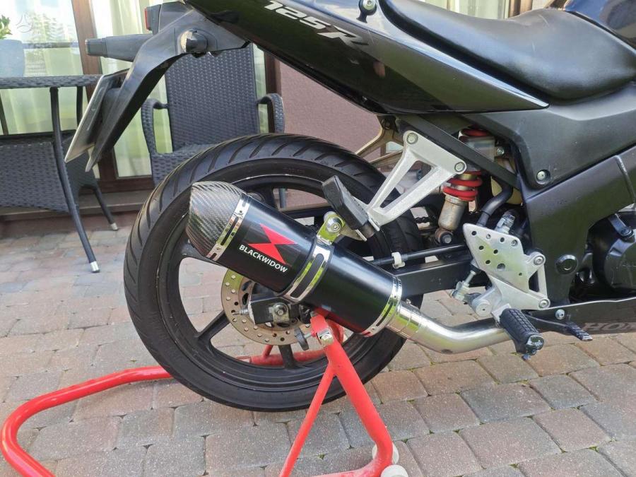 Black Honda Cbr 2009 in Kaunas, with an engine capacity of 0.13 L and mileage of 33 thousand km for 1500 €, photo 11 on AUTOMOTO.COM.LV