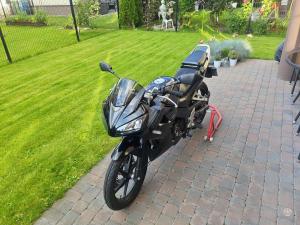 Black Honda Cbr 2009 in Kaunas, with an engine capacity of 0.13 L and mileage of 33 thousand km for 1500 €, photo 13 on AUTOMOTO.COM.LV