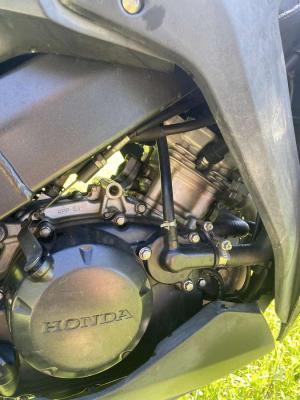 Black Honda Cbr 2012 in Alytus, with an engine capacity of 0.13 L and mileage of 40 thousand km for 900 €, photo 8 on AUTOMOTO.COM.LV