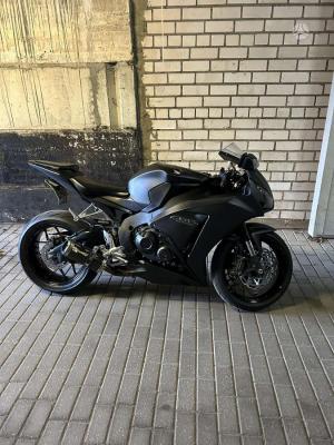 Черный Хонда Cbr 2013 в Каунас, объемом двигателя 1.00 л и пробегом 62 тыс. км за 5990 €, фото  на AUTOMOTO.COM.LV