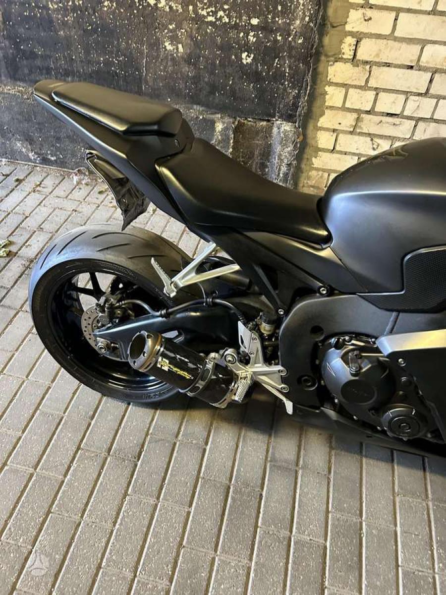 Черный Хонда Cbr 2013 в Каунас, объемом двигателя 1.00 л и пробегом 62 тыс. км за 5990 €, фото 5 на AUTOMOTO.COM.LV