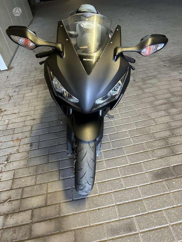 Черный Хонда Cbr 2013 в Каунас, объемом двигателя 1.00 л и пробегом 62 тыс. км за 5990 €, фото 6 на AUTOMOTO.COM.LV