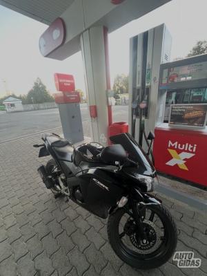 Melns Honda Cbr 2014 Mažeikiai, ar dzinēja tilpumu 0.13 L un nobraukumu 30 tūkst. km par 2100 €, foto 2 vietnē AUTOMOTO.COM.LV