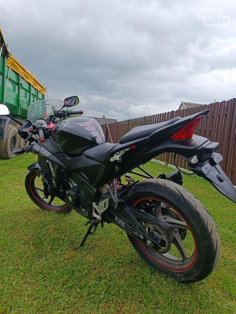 Melns Honda Cbr 2016 Vilkaviškis, ar dzinēja tilpumu 0.13 L un nobraukumu 0 tūkst. km par 1450 €, foto 4 vietnē AUTOMOTO.COM.LV