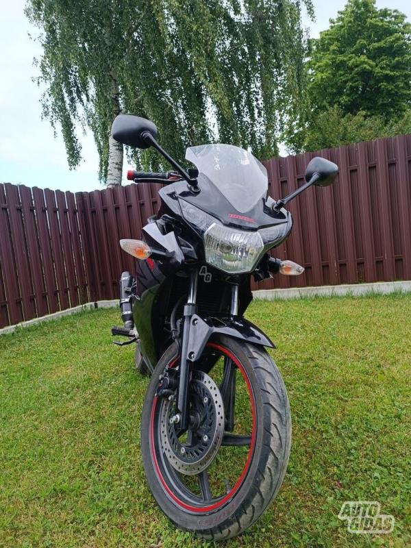 Black Honda Cbr 2016 in Vilkaviskis, with an engine capacity of 0.13 L and mileage of 0 thousand km for 1450 €, photo 5 on AUTOMOTO.COM.LV