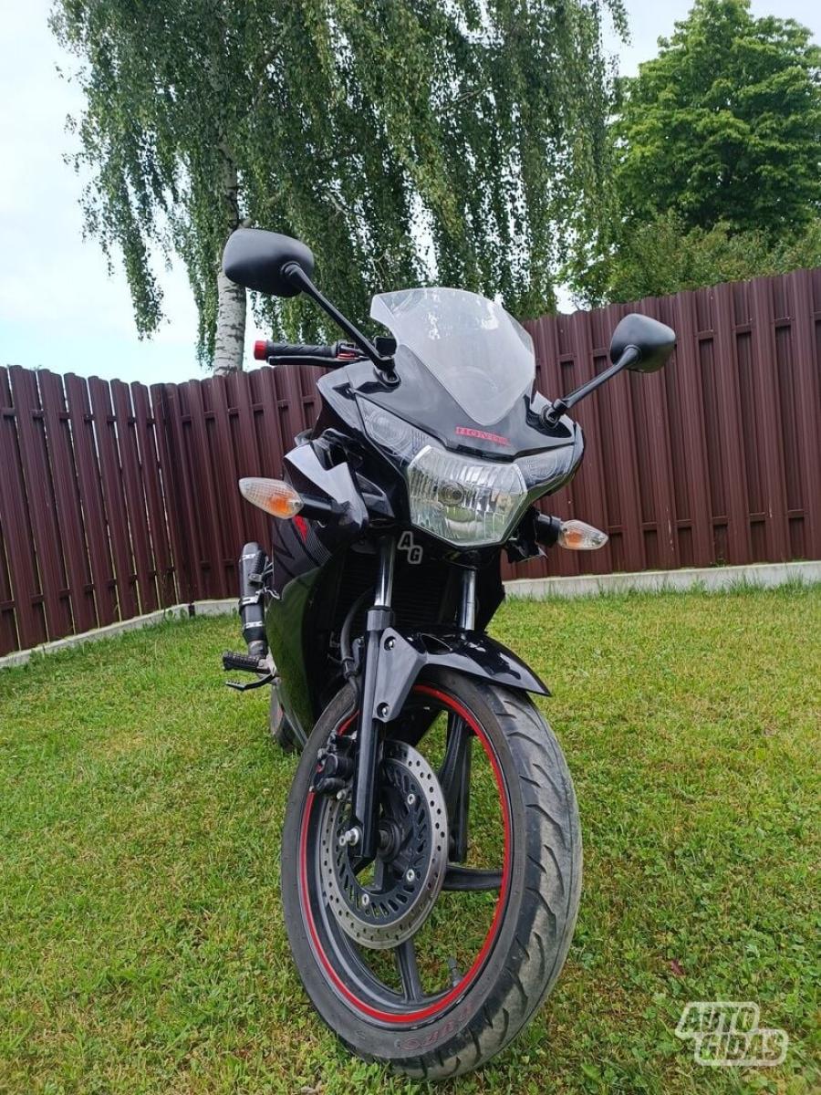 Melns Honda Cbr 2016 Vilkaviškis, ar dzinēja tilpumu 0.13 L un nobraukumu 0 tūkst. km par 1450 €, foto 6 vietnē AUTOMOTO.COM.LV