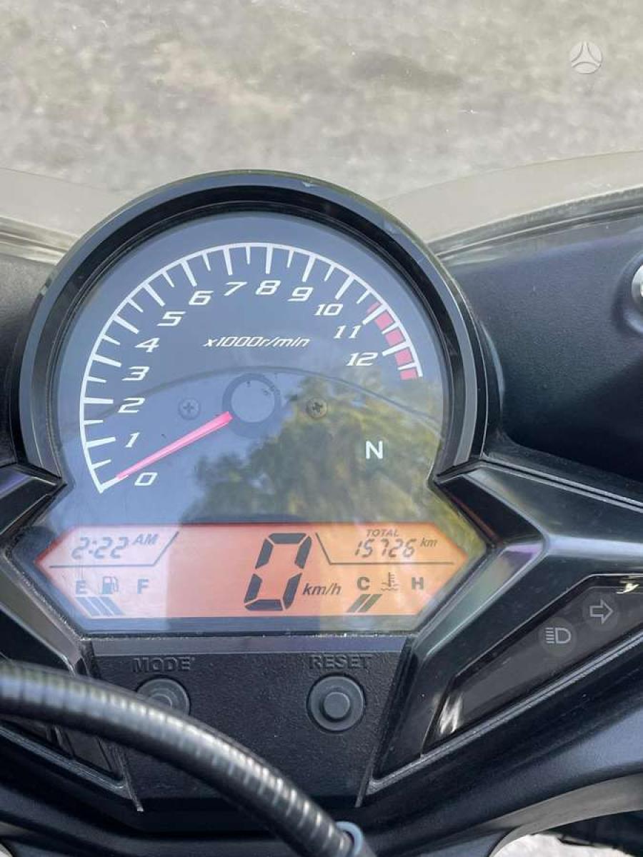 Melns Honda Cbr 2016 Telšiai, ar dzinēja tilpumu 0.13 L un nobraukumu 16 tūkst. km par 1850 €, foto 6 vietnē AUTOMOTO.COM.LV