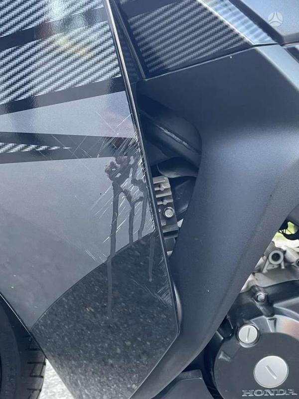 Melns Honda Cbr 2016 Telšiai, ar dzinēja tilpumu 0.13 L un nobraukumu 16 tūkst. km par 1850 €, foto 7 vietnē AUTOMOTO.COM.LV