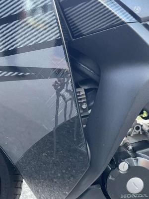 Melns Honda Cbr 2016 Telšiai, ar dzinēja tilpumu 0.13 L un nobraukumu 16 tūkst. km par 1850 €, foto 8 vietnē AUTOMOTO.COM.LV