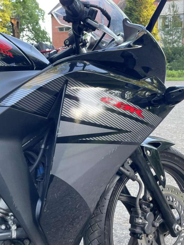 Melns Honda Cbr 2016 Telšiai, ar dzinēja tilpumu 0.13 L un nobraukumu 16 tūkst. km par 1850 €, foto 8 vietnē AUTOMOTO.COM.LV