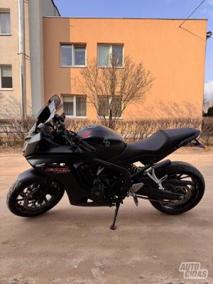 Melns Honda Cbr 2017 Kazlų Rūda, ar dzinēja tilpumu 0.65 L un nobraukumu 20 tūkst. km par 5600 €, foto 4 vietnē AUTOMOTO.COM.LV