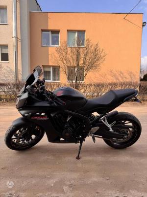 Melns Honda Cbr 2017 Kazlų Rūda, ar dzinēja tilpumu 0.65 L un nobraukumu 20 tūkst. km par 4500 €, foto 6 vietnē AUTOMOTO.COM.LV