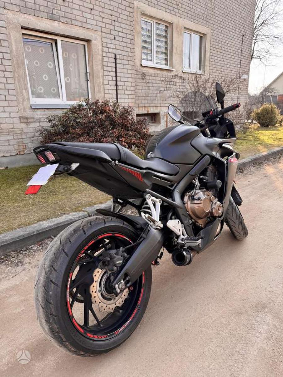 Melns Honda Cbr 2017 Kazlų Rūda, ar dzinēja tilpumu 0.65 L un nobraukumu 20 tūkst. km par 4500 €, foto 9 vietnē AUTOMOTO.COM.LV