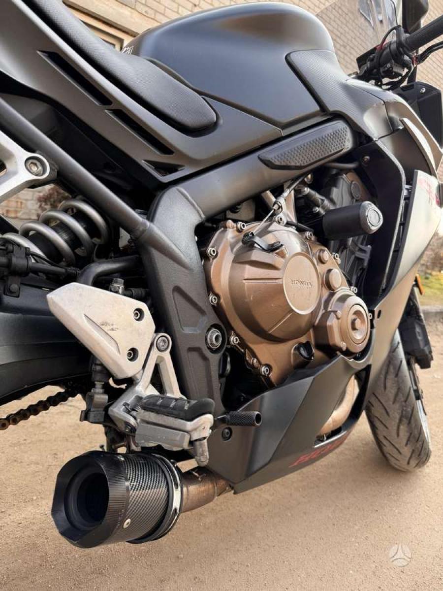 Melns Honda Cbr 2017 Kazlų Rūda, ar dzinēja tilpumu 0.65 L un nobraukumu 20 tūkst. km par 4500 €, foto 12 vietnē AUTOMOTO.COM.LV