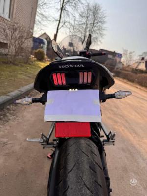 Melns Honda Cbr 2017 Kazlų Rūda, ar dzinēja tilpumu 0.65 L un nobraukumu 20 tūkst. km par 4500 €, foto 14 vietnē AUTOMOTO.COM.LV