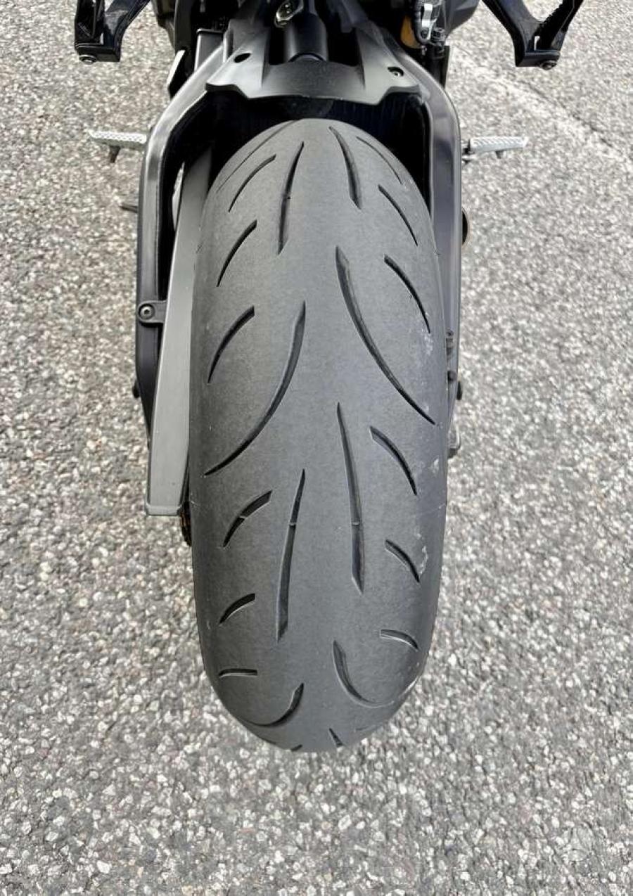 Черный Хонда Cbr 2017 в Вильнюс, объемом двигателя 1.00 л и пробегом 42 тыс. км за 10600 €, фото 7 на AUTOMOTO.COM.LV