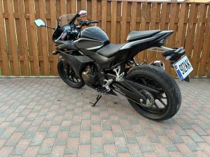 Black Honda Cbr 2019 in Joniskis, with an engine capacity of 0.47 L and mileage of 4 thousand km for 2999 €, photo 6 on AUTOMOTO.COM.LV