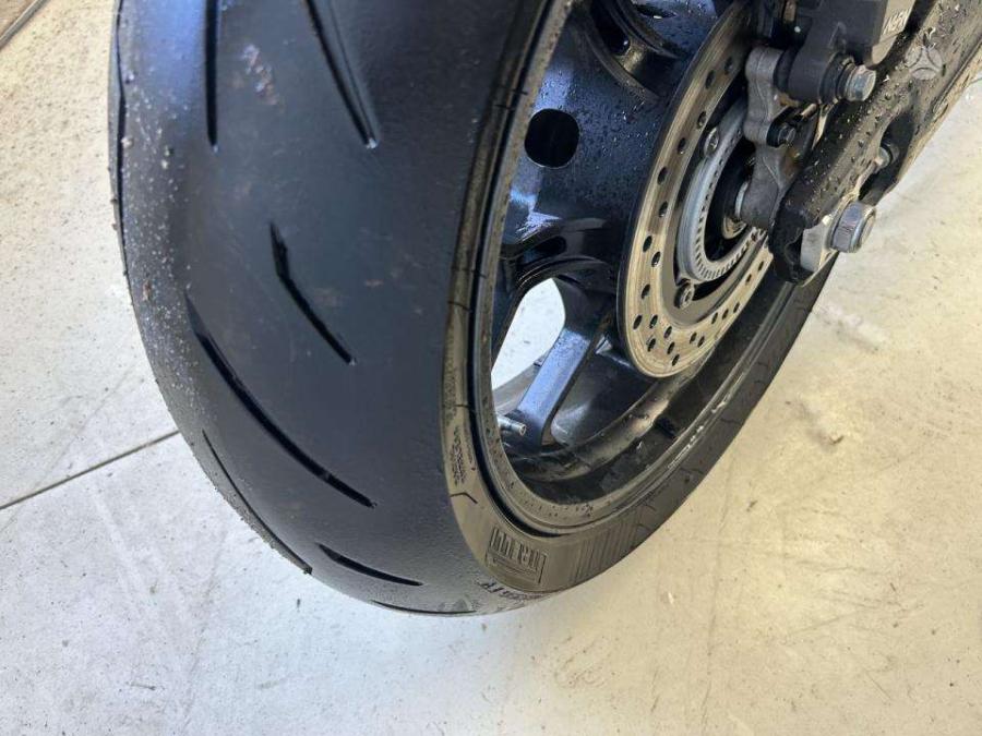 Black Honda Cbr 2020 in Radviliskis, with an engine capacity of 0.65 L and mileage of 25 thousand km for 3850 €, photo 9 on AUTOMOTO.COM.LV