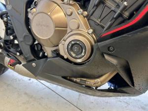 Black Honda Cbr 2020 in Radviliskis, with an engine capacity of 0.65 L and mileage of 25 thousand km for 3850 €, photo 12 on AUTOMOTO.COM.LV