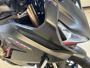 Black Honda Cbr 2020 in Radviliskis, with an engine capacity of 0.65 L and mileage of 25 thousand km for 3850 €, photo 13 on AUTOMOTO.COM.LV