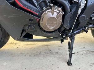 Black Honda Cbr 2020 in Radviliskis, with an engine capacity of 0.65 L and mileage of 25 thousand km for 3850 €, photo 21 on AUTOMOTO.COM.LV