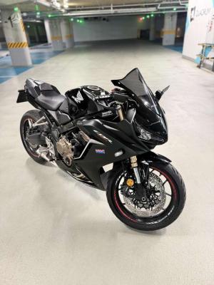 Black Honda Cbr 2021 in Vilnius, with an engine capacity of 0.65 L and mileage of 29 thousand km for 7000 €, photo 1 on AUTOMOTO.COM.LV