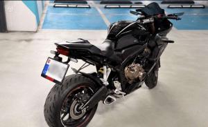 Black Honda Cbr 2021 in Vilnius, with an engine capacity of 0.65 L and mileage of 29 thousand km for 7000 €, photo 6 on AUTOMOTO.COM.LV