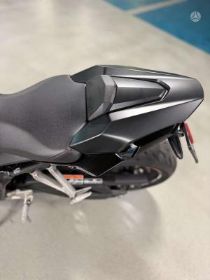 Black Honda Cbr 2021 in Vilnius, with an engine capacity of 0.65 L and mileage of 29 thousand km for 7000 €, photo 9 on AUTOMOTO.COM.LV