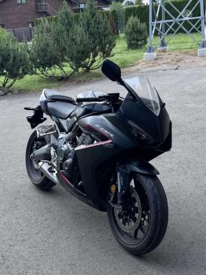 Black Honda Cbr 2024 in Vilnius, with an engine capacity of 0.65 L and mileage of 11 thousand km for 4500 €, photo  on AUTOMOTO.COM.LV