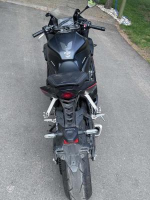 Black Honda Cbr 2024 in Vilnius, with an engine capacity of 0.65 L and mileage of 11 thousand km for 4500 €, photo 4 on AUTOMOTO.COM.LV