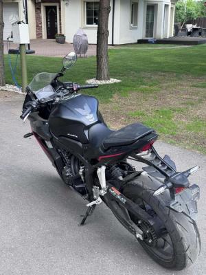Black Honda Cbr 2024 in Vilnius, with an engine capacity of 0.65 L and mileage of 11 thousand km for 4500 €, photo 6 on AUTOMOTO.COM.LV