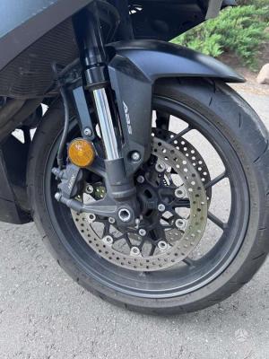 Black Honda Cbr 2024 in Vilnius, with an engine capacity of 0.65 L and mileage of 11 thousand km for 4500 €, photo 10 on AUTOMOTO.COM.LV