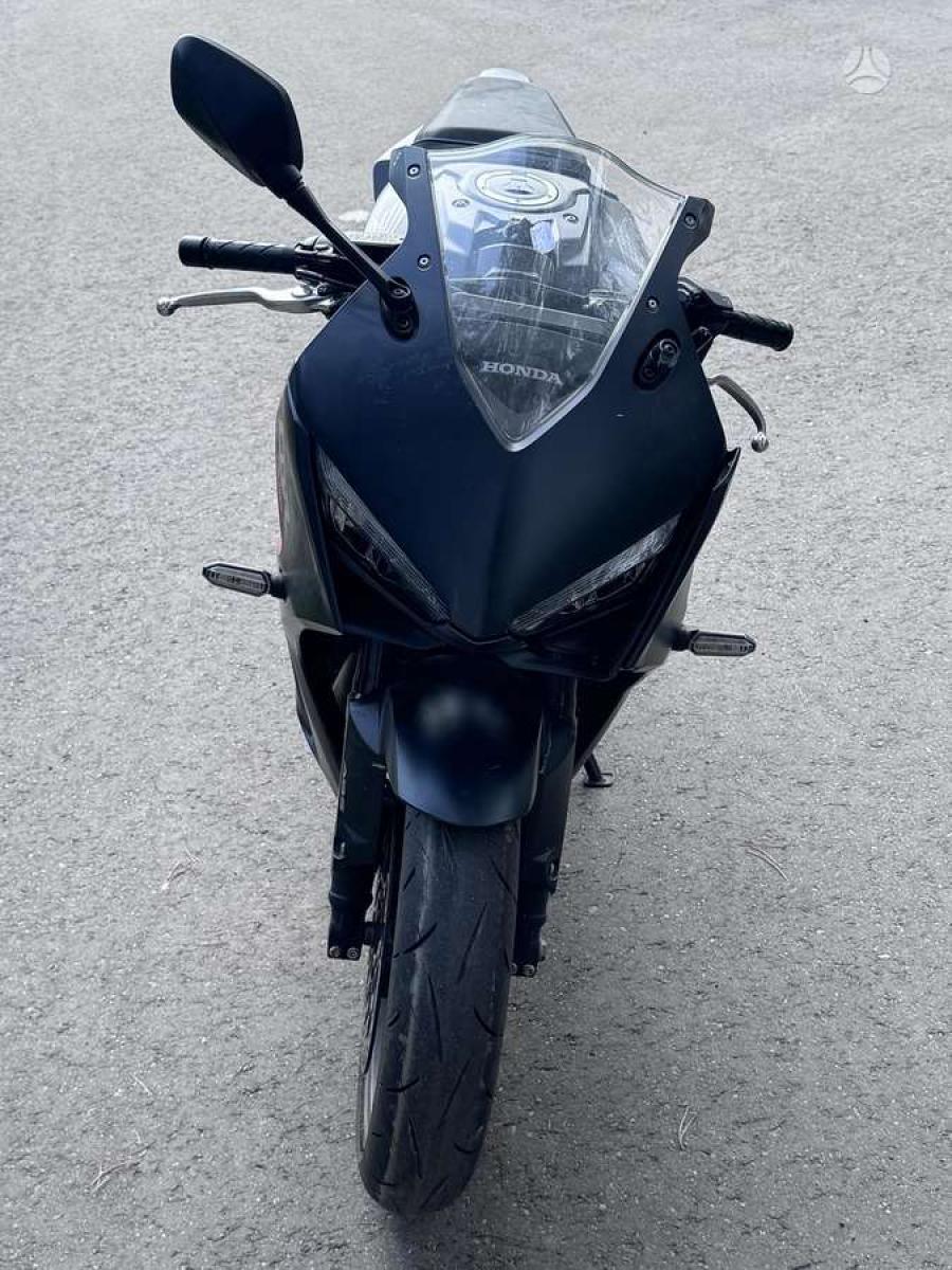 Black Honda Cbr 2024 in Vilnius, with an engine capacity of 0.65 L and mileage of 11 thousand km for 4500 €, photo 11 on AUTOMOTO.COM.LV