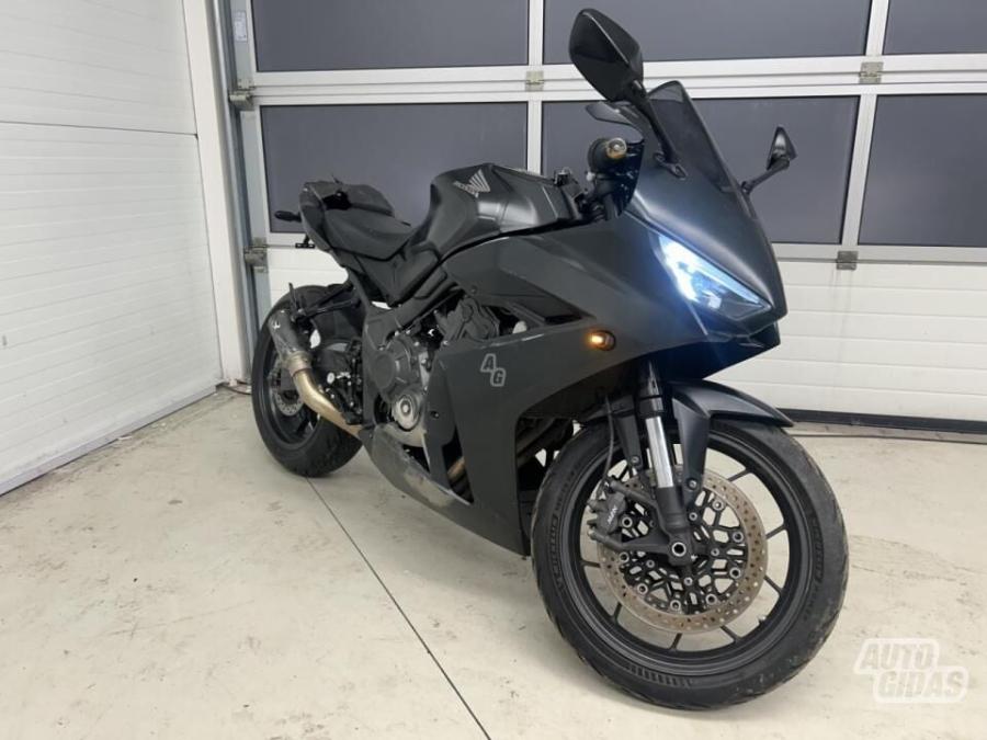 Melns Honda Cbr 2024 Radviliškis, ar dzinēja tilpumu 0.65 L un nobraukumu 0 tūkst. km par 4750 €, foto 3 vietnē AUTOMOTO.COM.LV