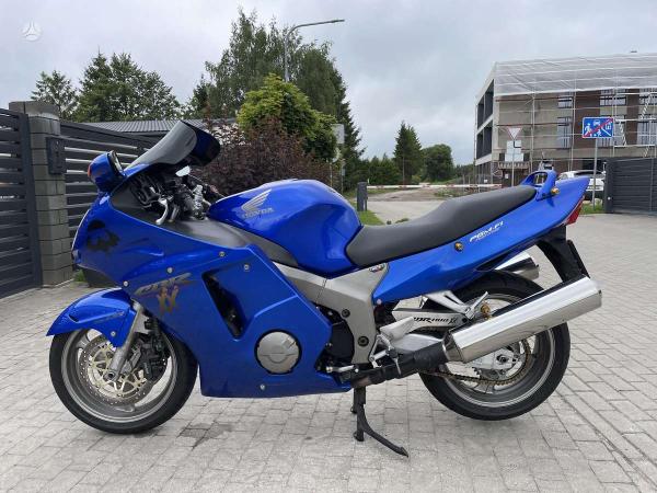 Синий Хонда Cbr 2000 в Клайпеда, объемом двигателя 1.10 л и пробегом 39 тыс. км за 2600 €, фото 1 на AUTOMOTO.COM.LV
