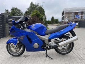 Zils Honda Cbr 2000 Klaipėda, ar dzinēja tilpumu 1.10 L un nobraukumu 39 tūkst. km par 2600 €, foto  vietnē AUTOMOTO.COM.LV