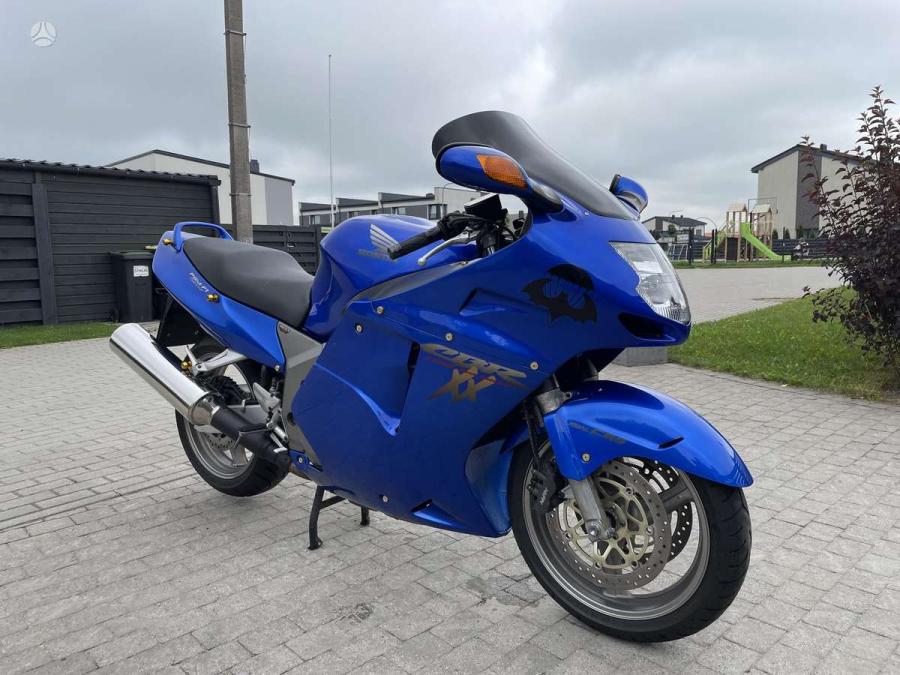 Zils Honda Cbr 2000 Klaipėda, ar dzinēja tilpumu 1.10 L un nobraukumu 39 tūkst. km par 2600 €, foto 4 vietnē AUTOMOTO.COM.LV