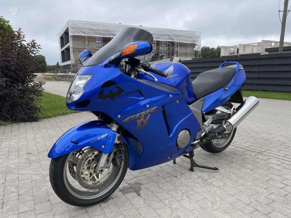 Синий Хонда Cbr 2000 в Клайпеда, объемом двигателя 1.10 л и пробегом 39 тыс. км за 2600 €, фото 4 на AUTOMOTO.COM.LV