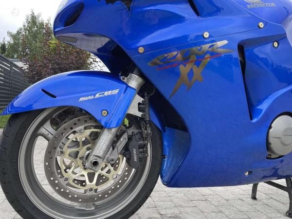 Синий Хонда Cbr 2000 в Клайпеда, объемом двигателя 1.10 л и пробегом 39 тыс. км за 2600 €, фото 9 на AUTOMOTO.COM.LV