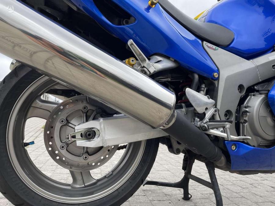 Zils Honda Cbr 2000 Klaipėda, ar dzinēja tilpumu 1.10 L un nobraukumu 39 tūkst. km par 2600 €, foto 15 vietnē AUTOMOTO.COM.LV