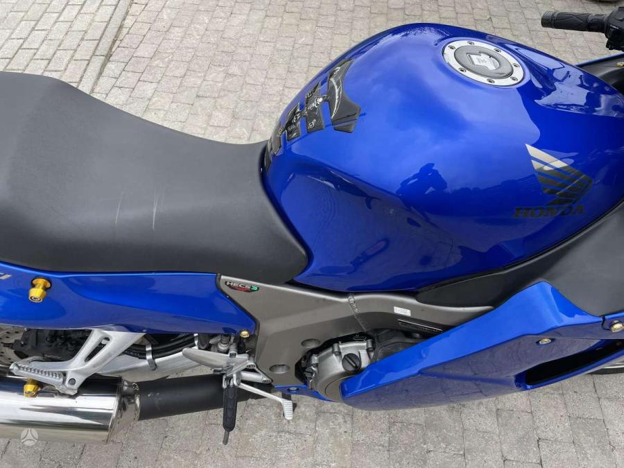 Zils Honda Cbr 2000 Klaipėda, ar dzinēja tilpumu 1.10 L un nobraukumu 39 tūkst. km par 2600 €, foto 17 vietnē AUTOMOTO.COM.LV