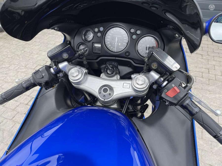 Zils Honda Cbr 2000 Klaipėda, ar dzinēja tilpumu 1.10 L un nobraukumu 39 tūkst. km par 2600 €, foto 25 vietnē AUTOMOTO.COM.LV
