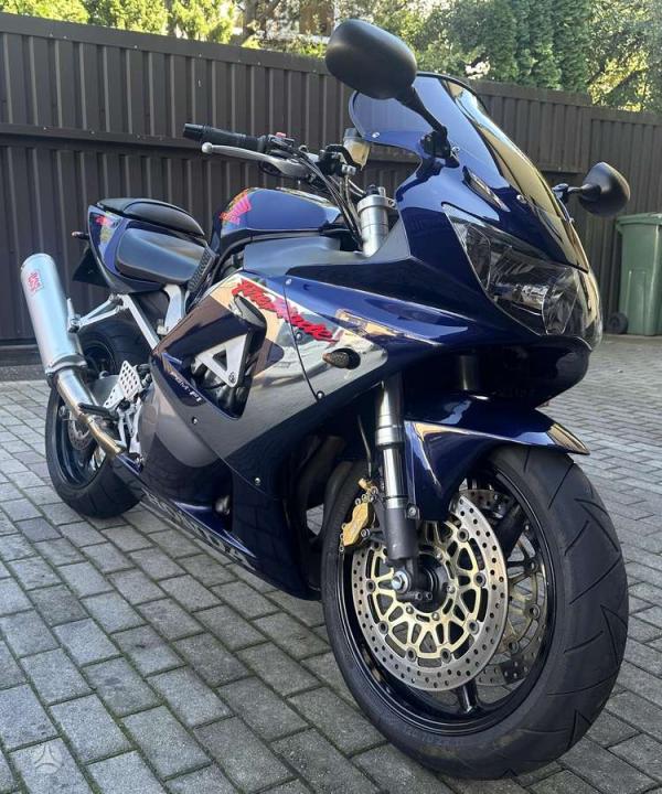 Zils Honda Cbr 2001 Kauņa, ar dzinēja tilpumu 0.93 L un nobraukumu 58 tūkst. km par 2750 €, foto 1 vietnē AUTOMOTO.COM.LV