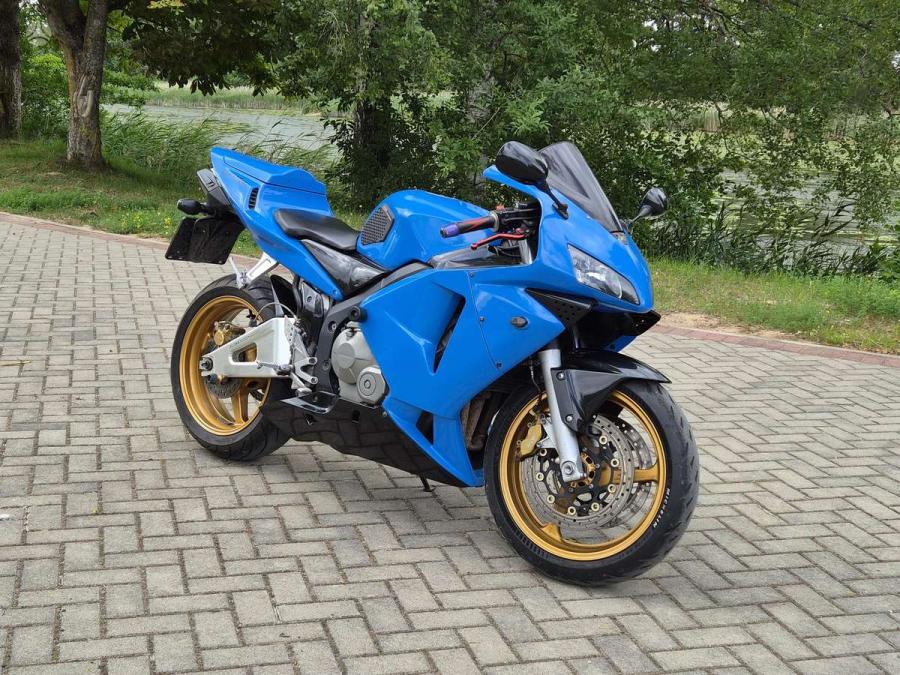 Синий Хонда Cbr 2004 в Радвилишкис, объемом двигателя 0.60 л и пробегом 46 тыс. км за 3600 €, фото 1 на AUTOMOTO.COM.LV